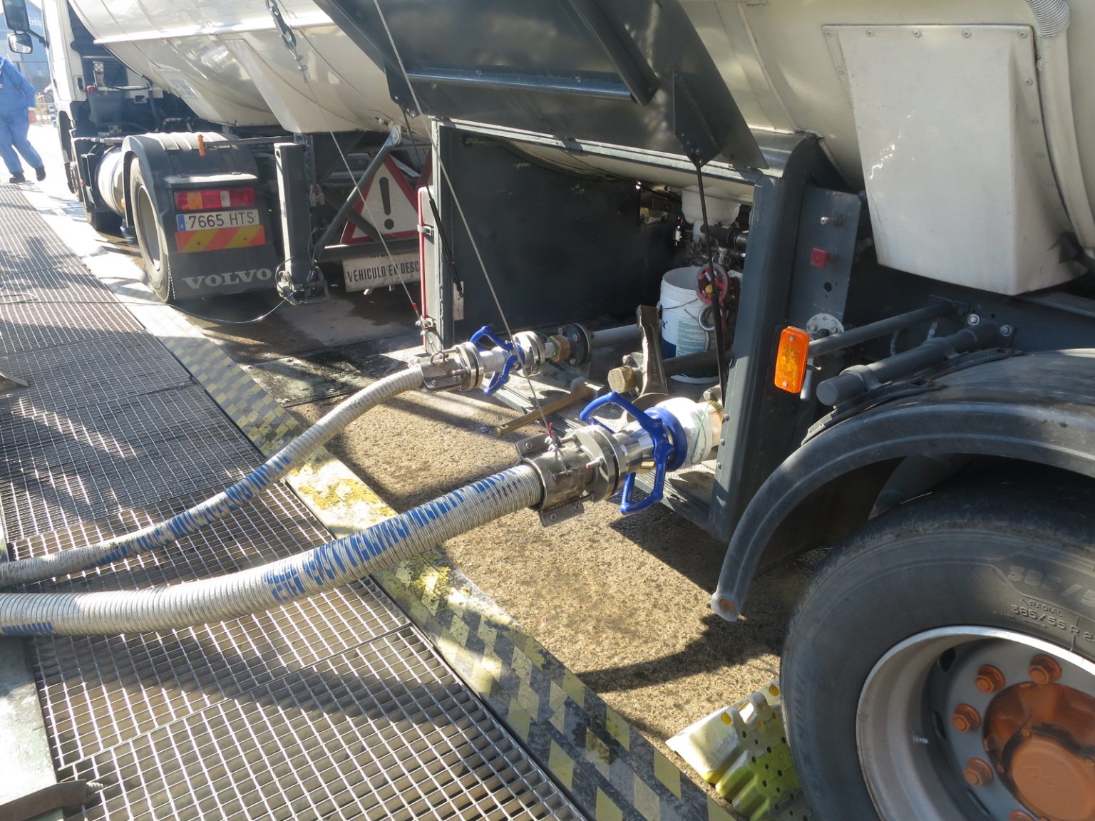 How Cryo DC Couplings improve fuel transfer safety - Pacific Hoseflex
